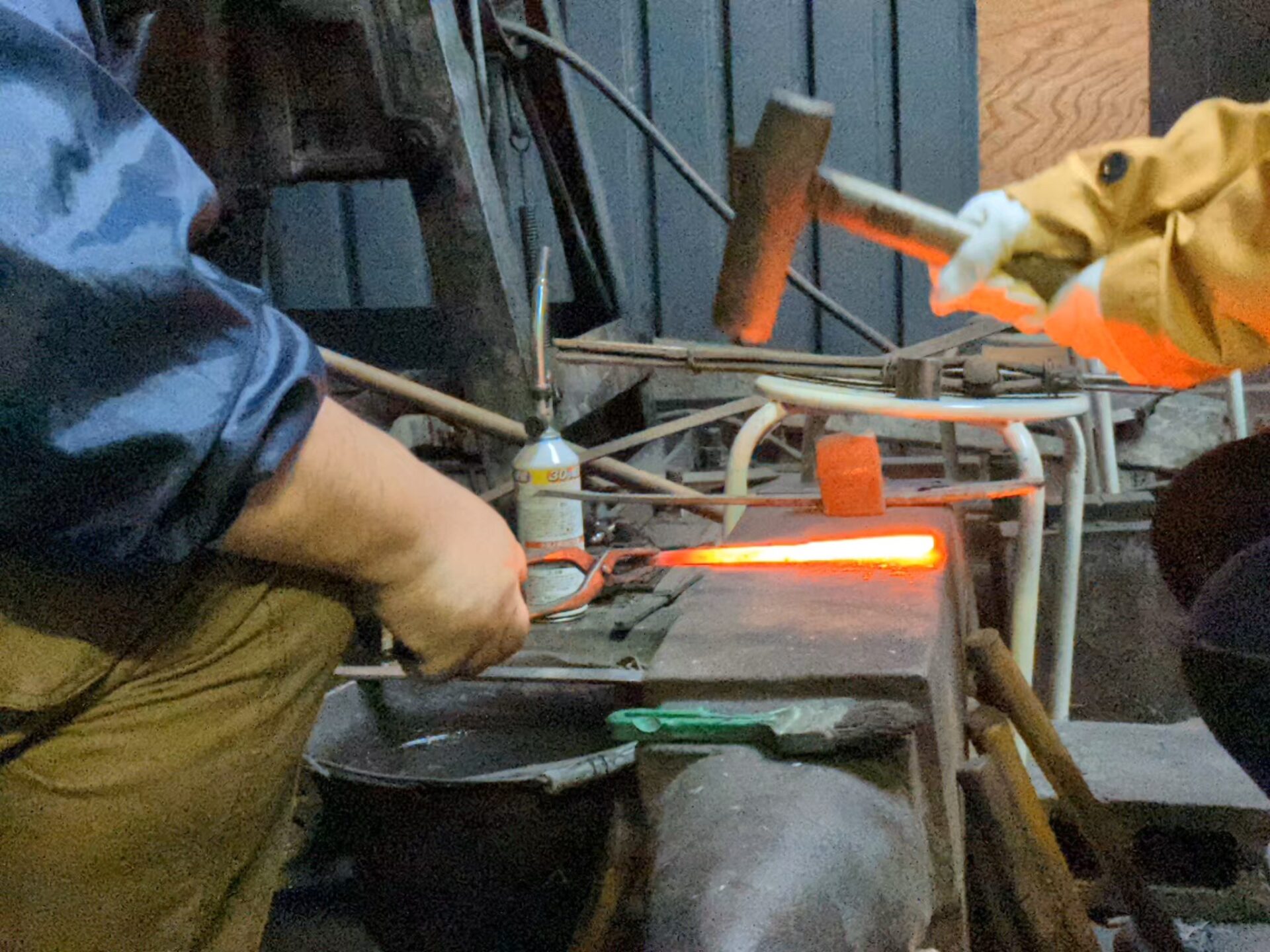 【てならい後記】刀鍛冶技法を受け継ぐ職人から学ぶ、包丁作り 23/03/26 - てならい堂